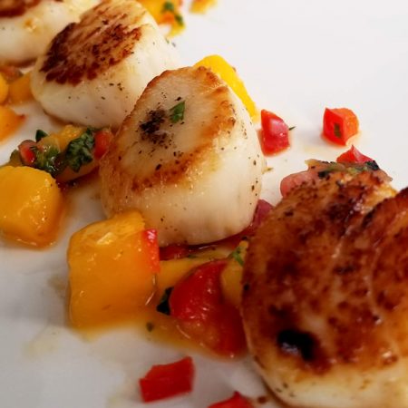 insanely delicious seared scallops with sweet & spicy mango salsa ...