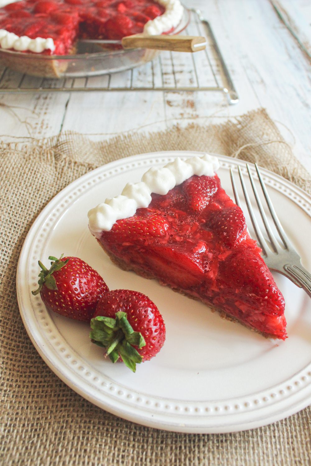 Fresh strawberry pie with graham cracker crust - Fork Freedom